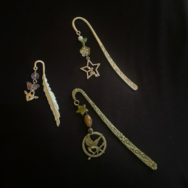Jual pembatas buku bookmark aesthetic beaded manik mockingjay hunger ...