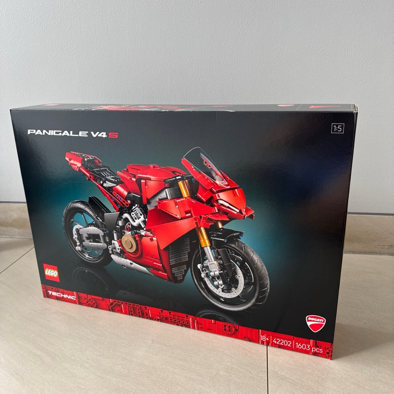 Jual LEGO 42202 Technic Ducati Panigale V4 S Motorcycle | Shopee Indonesia
