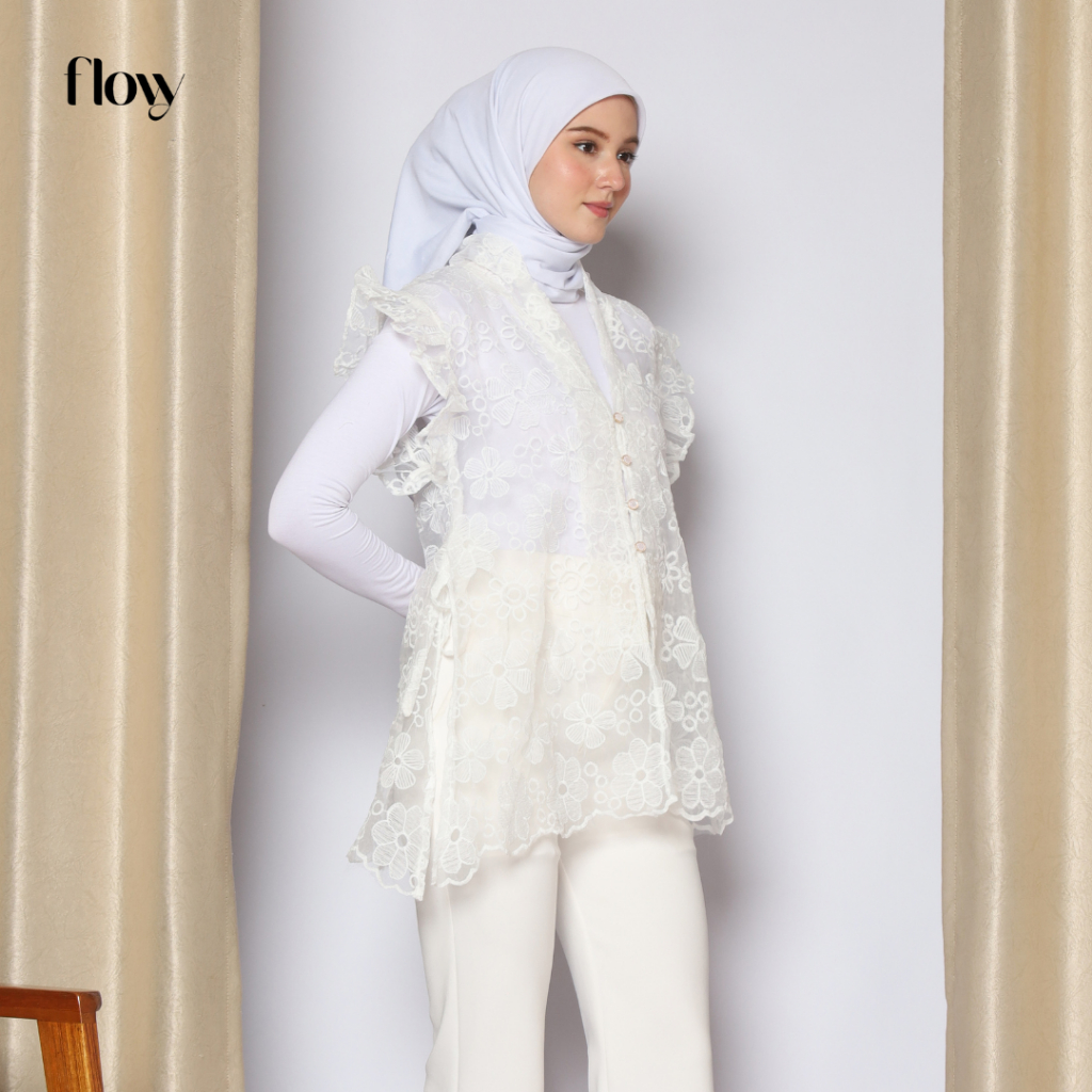 Jual Flowy - Outer Vest Lace Brokat Ruffle White - Leona | Shopee Indonesia
