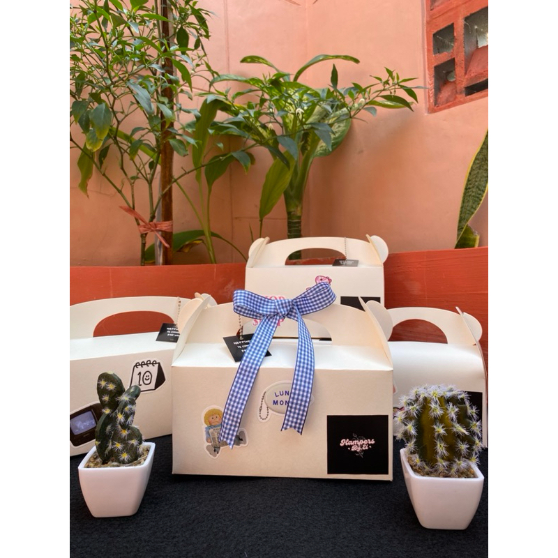 Jual Gift Box Hampers Warna Biru Acara Ulang Tahun & Wisuda by.EL ...