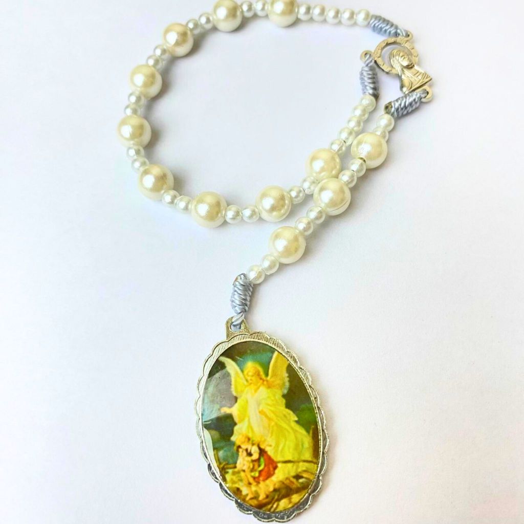 Jual Rosario Katolik Santo Rafael Warna Putih Dari Bahan Akrilik ...