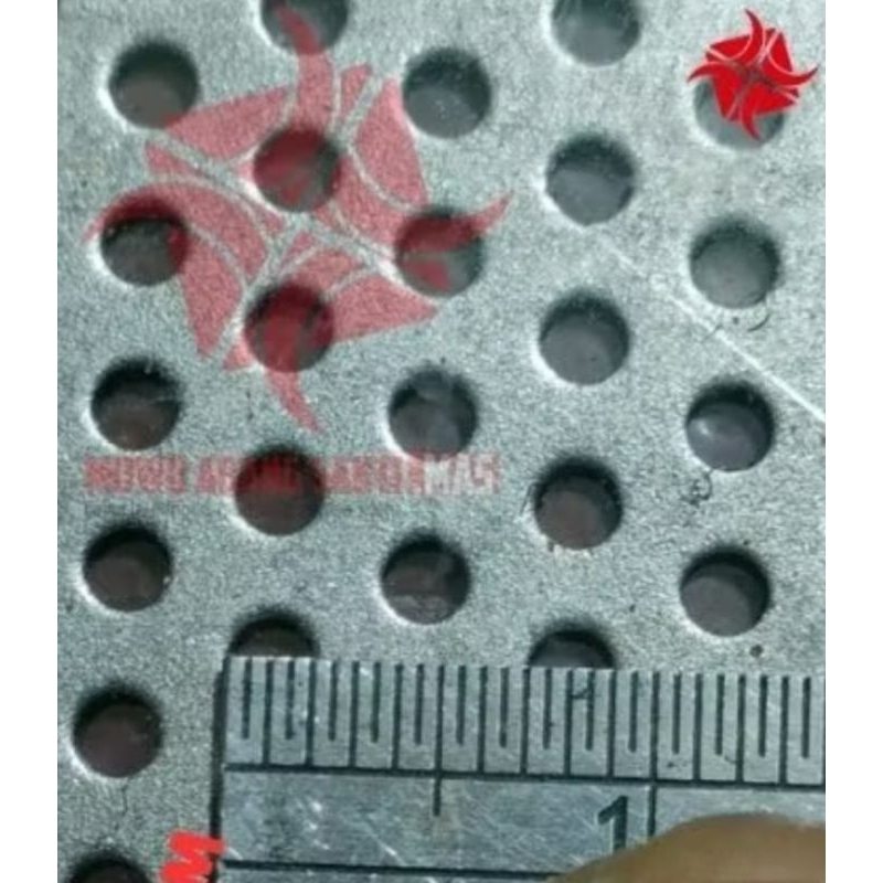 Jual 33x25 Cm Plat besi Lubang 2 mm tebal 0,8 mm | Shopee Indonesia