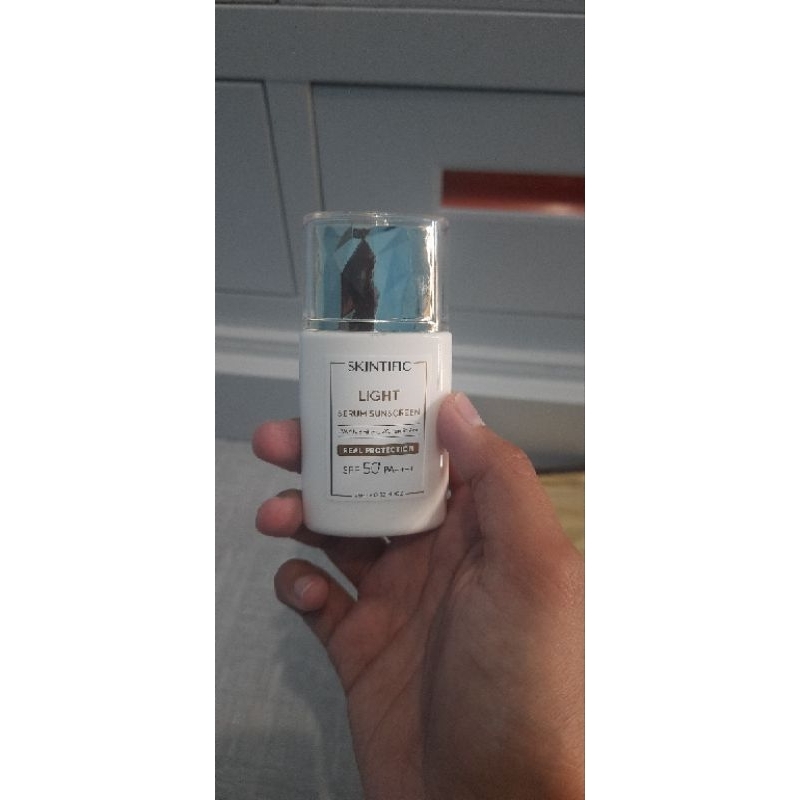Jual Preloved SKINTIFIC - Light Serum Sunscreen 25ml Baru 2x pakai ...
