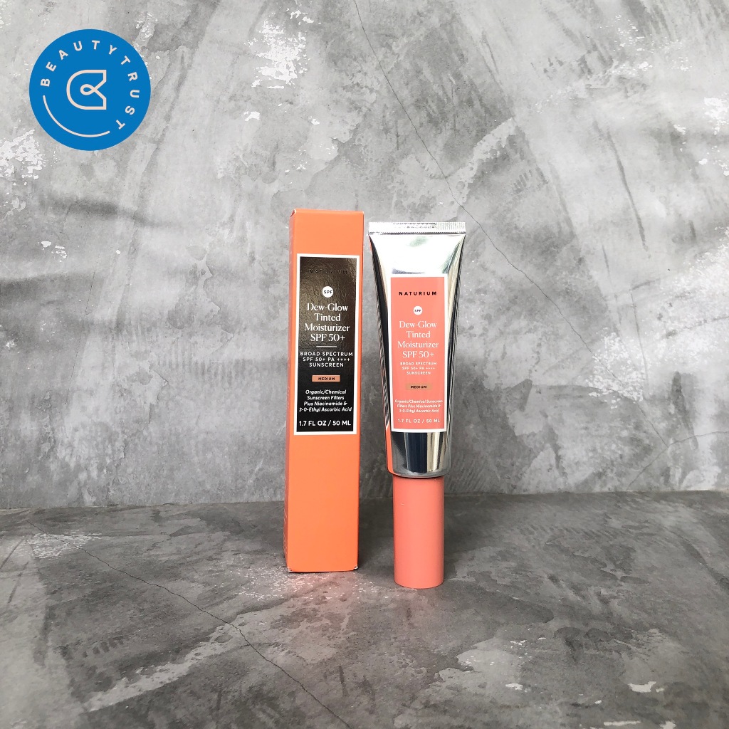 Jual Naturium Dew-Glow Tinted Moisturizer SPF 50+ | Shopee Indonesia