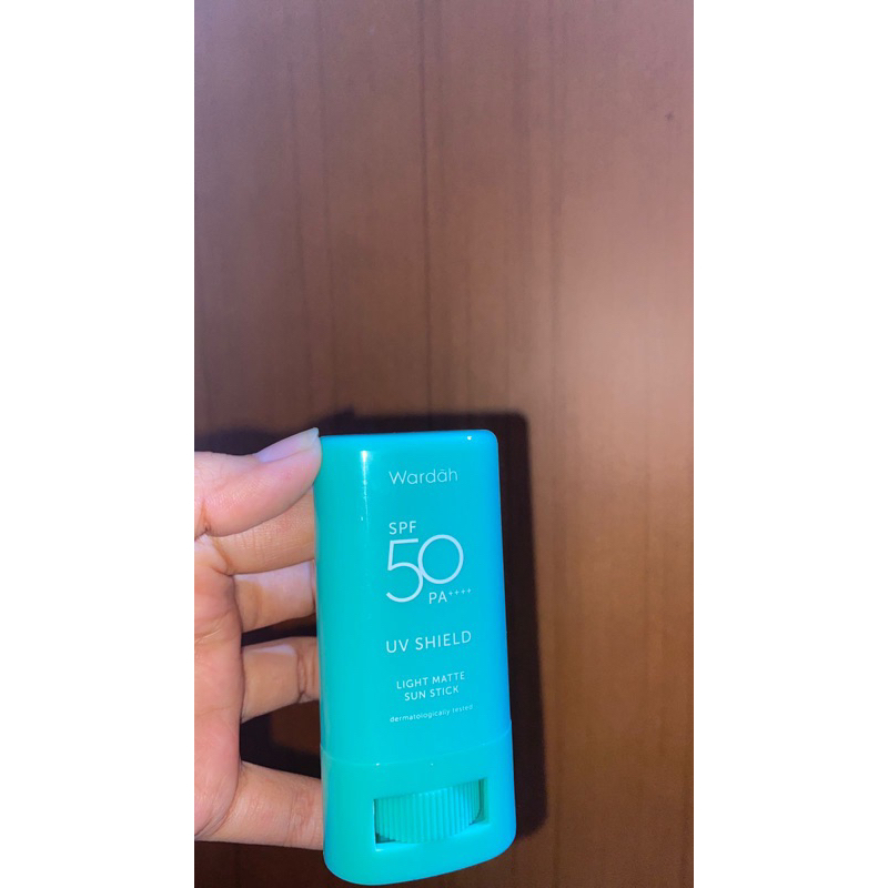 Jual SUNSCREEN STICK WARDAH SPF 50 PA+++ (NEW) | Shopee Indonesia