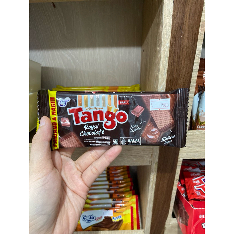 Jual TANGO WAFER ROYAL CHOCOLATE 16 gr | Shopee Indonesia