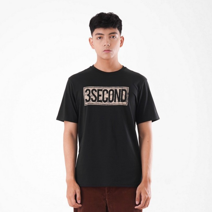 Jual 3Second Kaos Pria Katun Lengan Pendek Logo on Wall OL-341223 | Shopee Indonesia