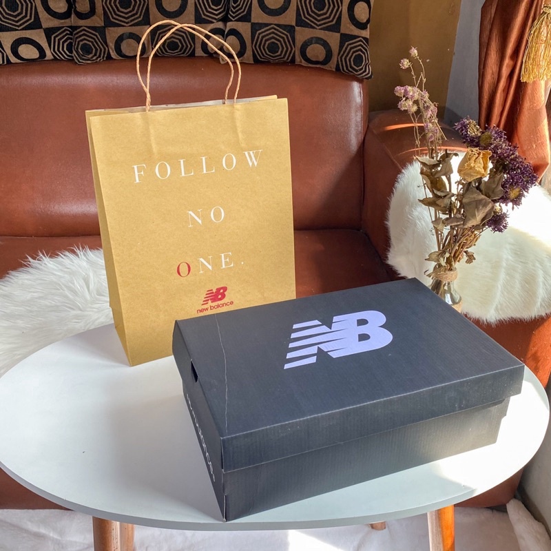 Jual Paper Bag dan Box Sepatu NB Tempat Kotak Kado Paper Box New ...