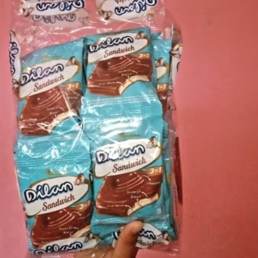 Jual dilan sandwich coklat renteng isi 20 sachet | Shopee Indonesia