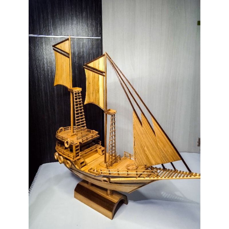 Jual MINIATUR KAPAL PINISI/MINIATUR KAPAL DARI BAMBU/MINIATUR KAPAL ...