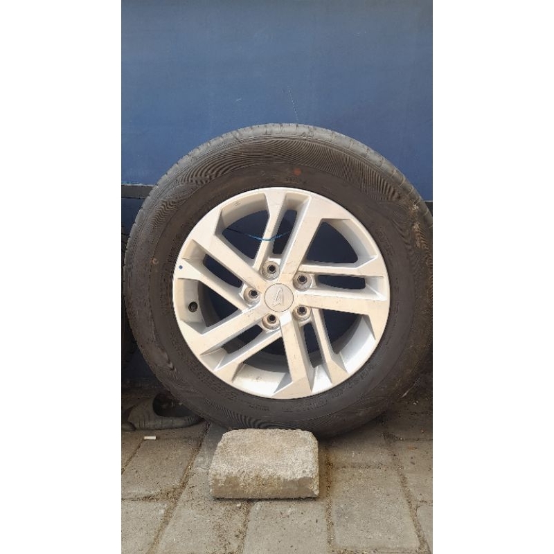 Jual velg oem terios new 2023 akhir pcd 5x114,3 ban ukuran 215 65 R16 ...