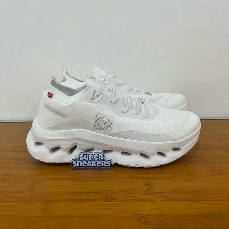 Jual Loewe X On Running Cloudtilt white Sepatu Sneakers | Shopee Indonesia