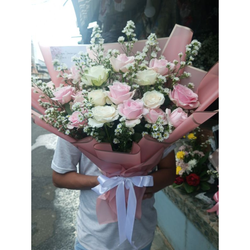 Jual BUKET BUNGA PINK DAN PUTIH | Shopee Indonesia
