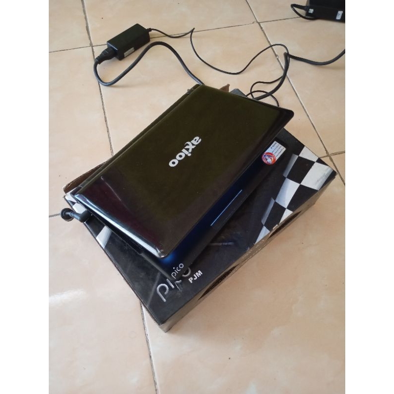 Jual Laptop netbook second 10 inch slim MURAH mulus normal semua SIAP ...