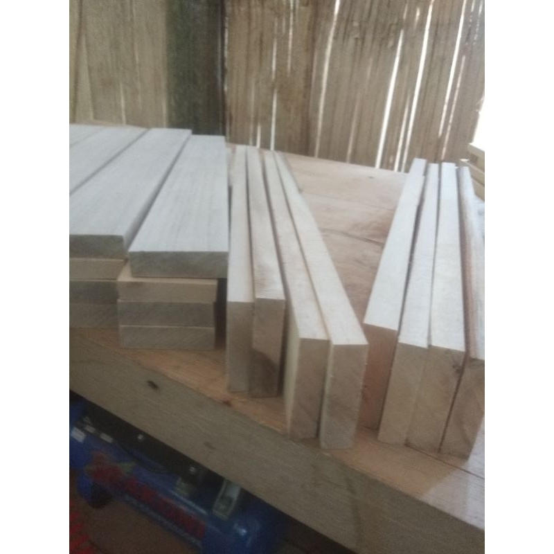Jual kayu list ukuran 2x5x200cm(semi) | Shopee Indonesia