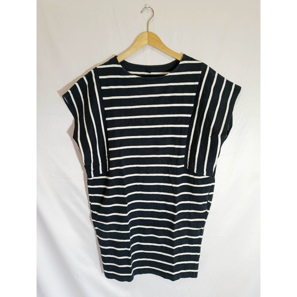 Jual Uniqlo Top Garis | Shopee Indonesia