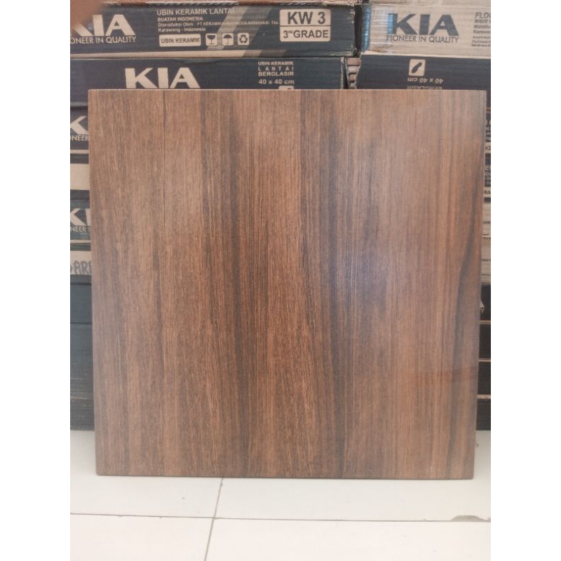 Jual keramik lantai motif kayu ferrara brown ukuran 50x50 | Shopee Indonesia
