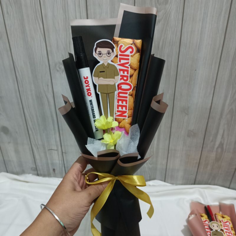 Jual Buket hari guru/hadiah hari guru buket coklat &Atk | Shopee Indonesia