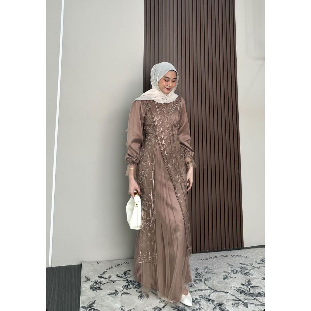 Jual Kinar Dress Silk Kombinasi Tile Garden Premium Warna Burgundy Gamis Brukat Tile Pesta ...