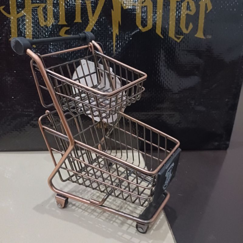 Jual Miniatur trolley Miniso x Harry Potter | Shopee Indonesia
