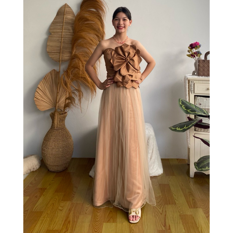 Jual Atasan Kemben Bunga Besar Emily in Paris by NithaRahadi | Shopee ...