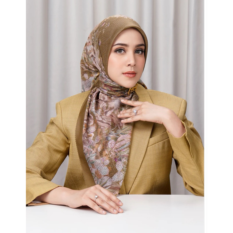 Jual buttonscarves the yucca series buttonscarves wood raven | Shopee ...