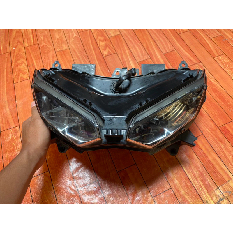 Jual Reflektor Lampu Depan Honda CBR 150 Led Facelift Original Second ...