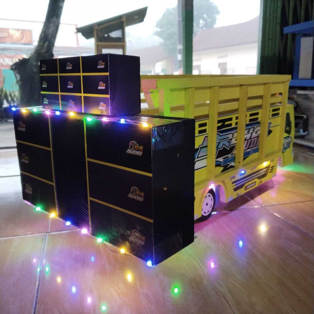 Jual MINIATUR TRUK SOUND SYSTEM BLUETOOTH FULL VARIASI BAS BLARBLAR ...