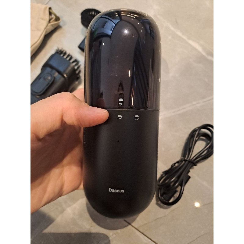 Jual BASEUS vakum mini untuk mobil meja dll / VACUUM MINI MULUS BAGUS ...