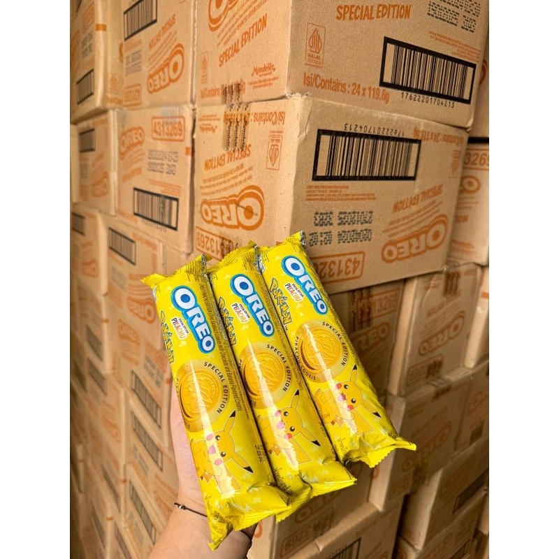 Jual Oreo Roll Pokemon Pikachu Cookies special edition 119gr | Shopee ...