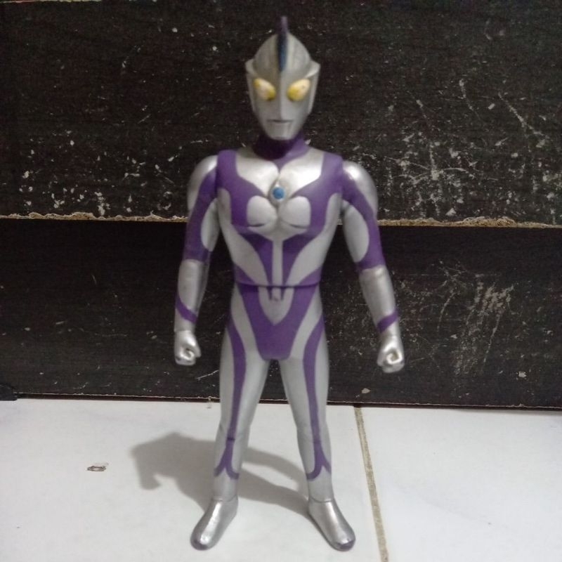 Jual Uhs Ultraman Cosmos Space Corona 17cm | Shopee Indonesia