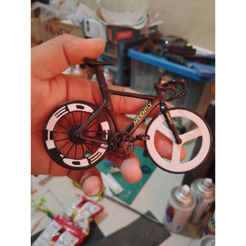 Jual miniatur fixie ARDENTLY (hitam 3 spoke) | Shopee Indonesia