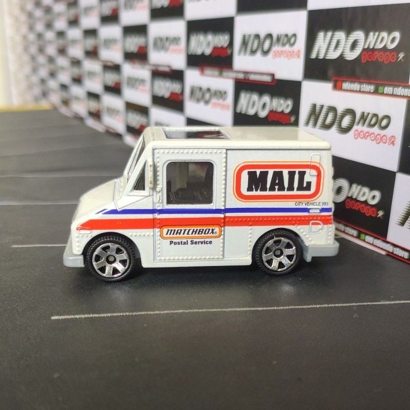 Jual Matchbox Delivery Service Truck White Mail New Loose Giftpack 2014 ...
