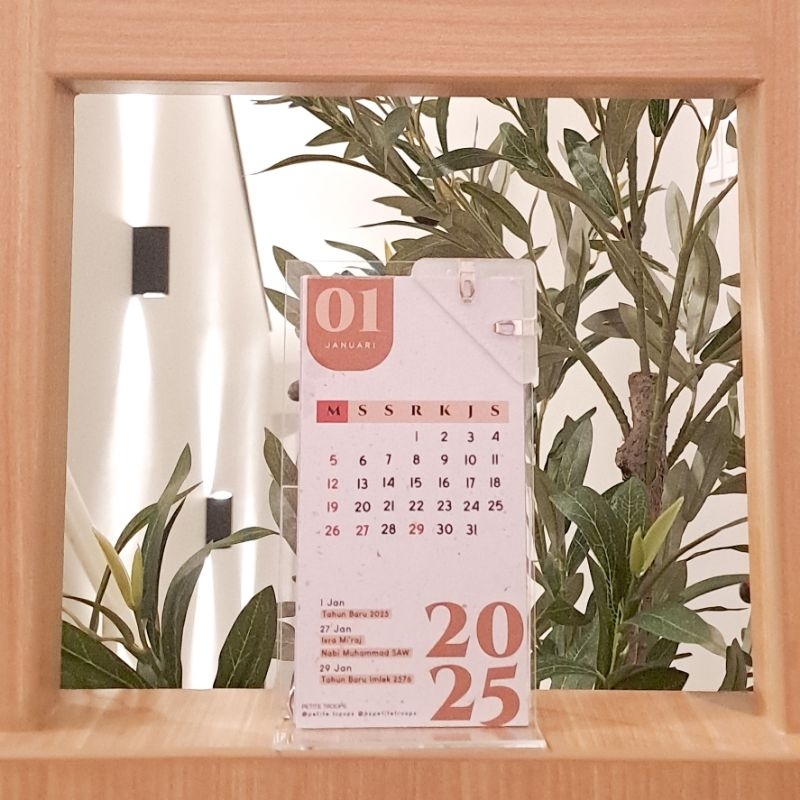 Jual kalender meja 2025 akrilik set - calendar dengan acrylic standing ...