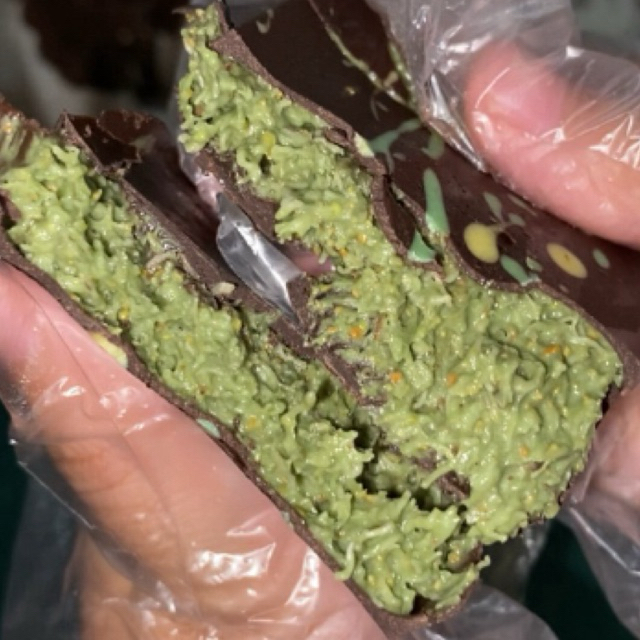 Jual coklat dubai kunafa pistachio 60gr super lumer, kunafa impor dari ...