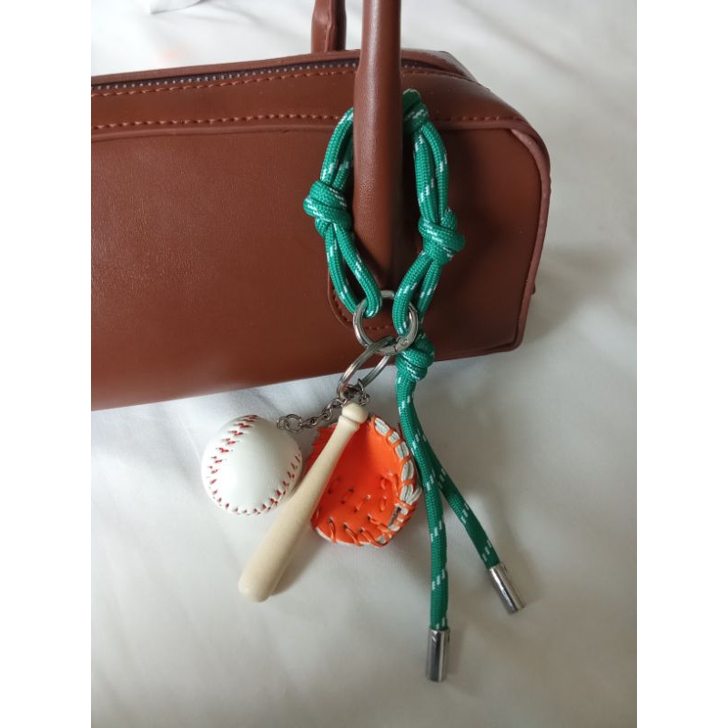 Jual Gantungan kunci Tali baseball keychain bag charm / miu strap bag ...