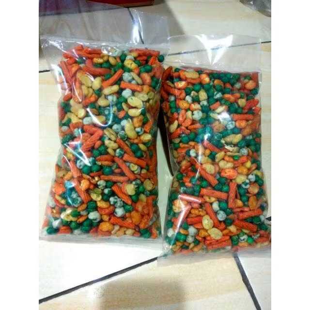 Jual KACANG MIX/CEMILAN KACANG CAMPUR 5 MACAM RASA 1kg | Shopee Indonesia