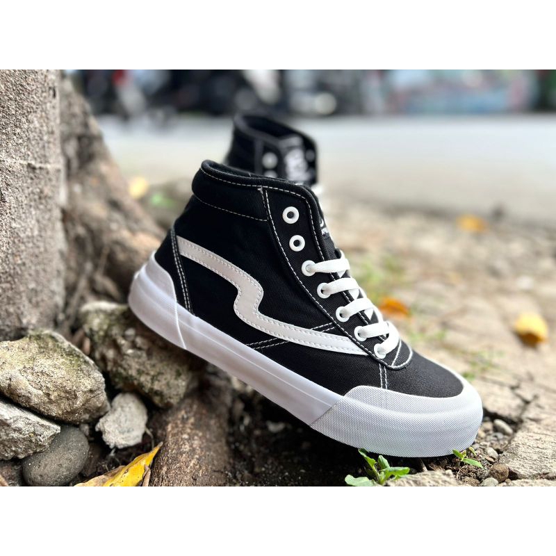 Jual [COD] PATROBAS IVAN HIGH ORIGINAL 100% (free kaos kaki distro ...
