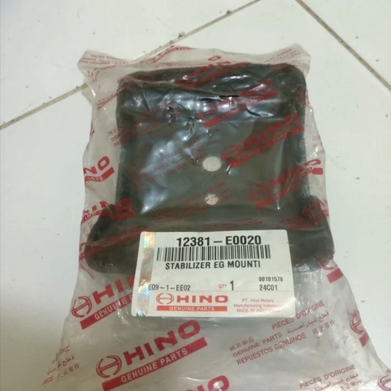 Jual STABILIZER ENGINE MOUNTING KANAN DYNA 110 130 HINO DUTRO 110HT ...