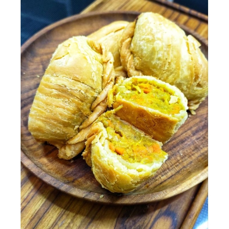 Jual Karipap Kari Kentang Wortel isi 4 pcs Frozen | Shopee Indonesia