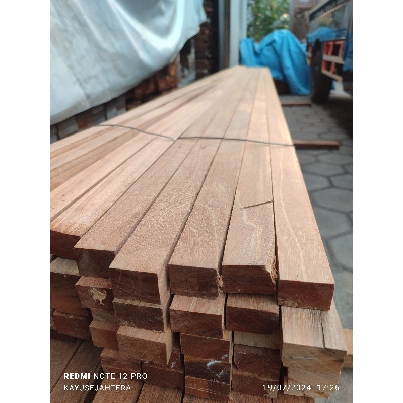 Jual RENG KAYU OUTDOOR - RENG KAYU BENGKIRAI OVEN HALUS - KAYU KISI ...