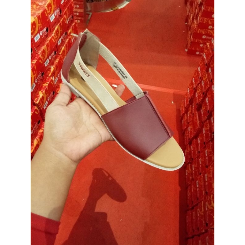 Jual Triset sandal slop wanita dengan ujung terbuka elegan dan nyaman ...