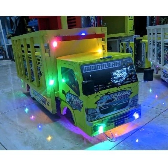 Jual MINIATUR TRUK OLENG VIRAL TRUK OLENG DARI KAYU WARNA KUNING UKURAN JUMBO TRUK CABE TRUK ...