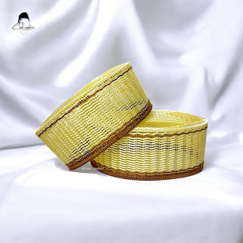 Jual PECI SONGKOK RAJUT MALAYSIA KREM || PECI KOPIAH RAJUT MODEL AKAR ROTAN | Shopee Indonesia