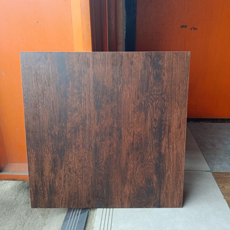 Jual Granit 60x60 indogres motif kayu walnut | Shopee Indonesia
