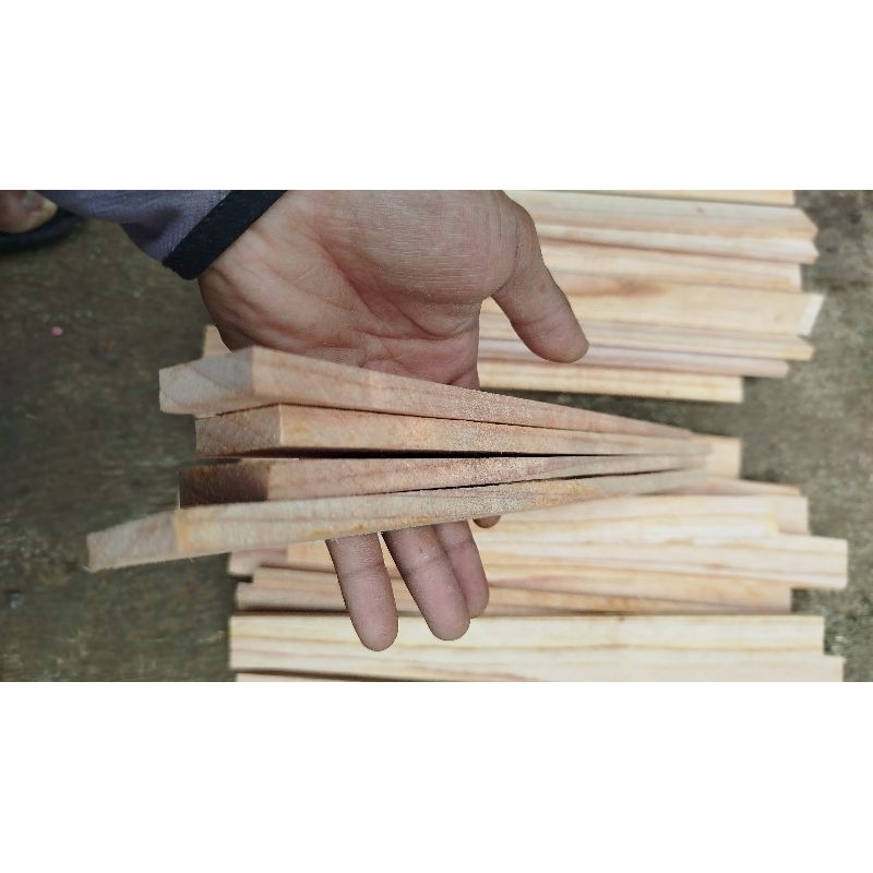 Jual list kayu suren sudah di serut L=3cm P=39cm T=1cm | Shopee Indonesia