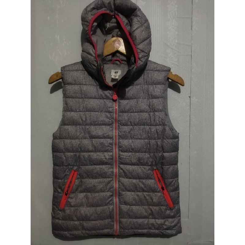 Jual Vest Abu-abu dengan Hood dan Tali Merah | Shopee Indonesia