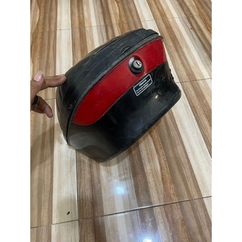 Jual box KMI Tipe 301 Universal buat semua motor bekas second | Shopee Indonesia