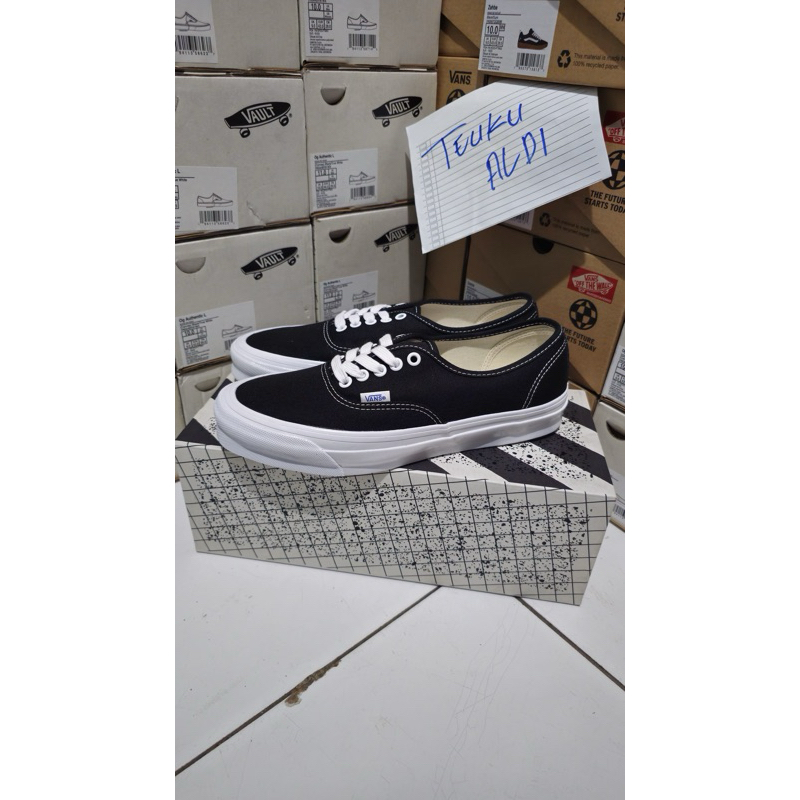 Jual Vans Authentic Vault OG Black White | Shopee Indonesia