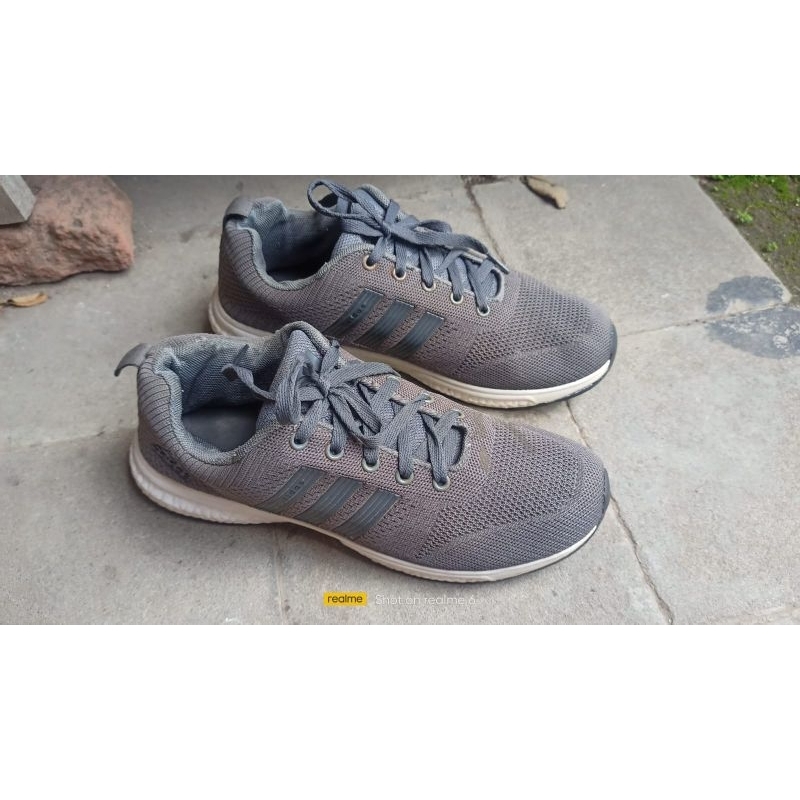 Jual sepatu running Adidas 42 second | Shopee Indonesia